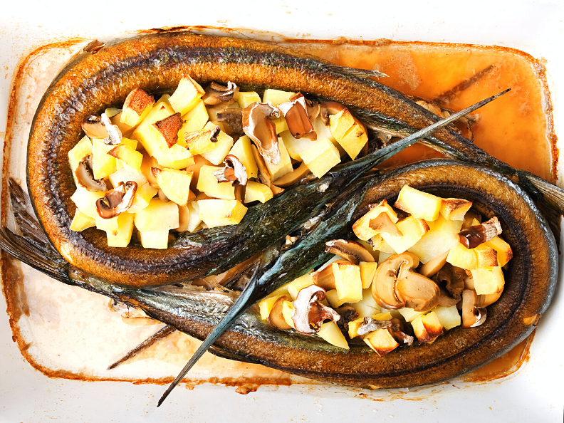 Aguglia al forno con patate e funghi | HelloFish